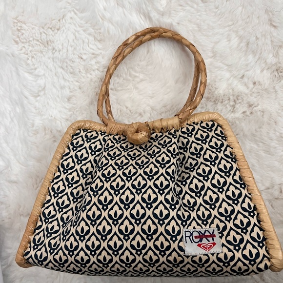 Roxy | Bags | Roxy Woven Straw Tote Bag Like Newbeautiful Mini Tote Bag ...